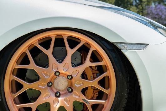 Forgiatoが日産「GT-R」をカスタム。珍しくもオバフェン無しのシャコタン仕様に | Creative Trend