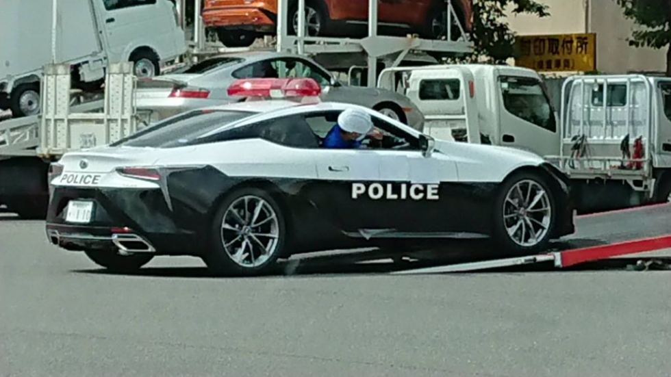 もう誰も逃げられない…栃木県警が所有するレクサスLC500のパトカーが遂にナンバーを取得した模様。抑止活動含め高速道で大暴れ？【動画有 ...