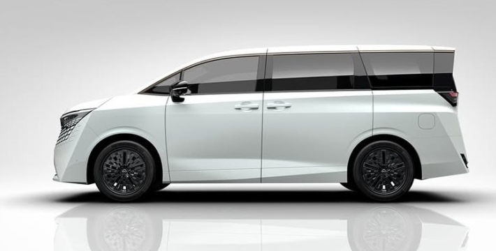 【初スパイショット】日産の新型エルグランド (E53)の公道テストカーを激写！シャークフィンアンテナ2個付でプロパイロット2.0搭載が確実に | Creative Trend